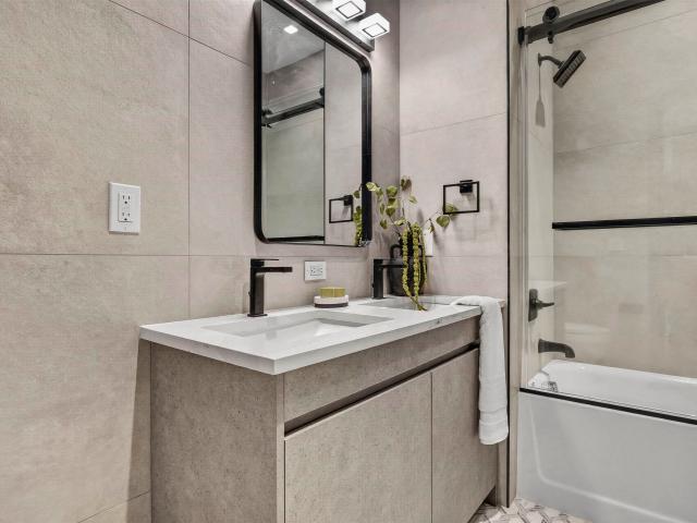 300 Washington St # 6J
