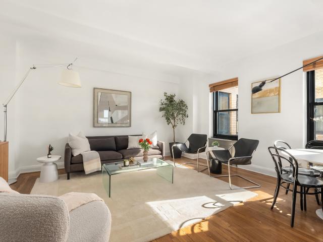 300 West 23rd Street, New York, NY