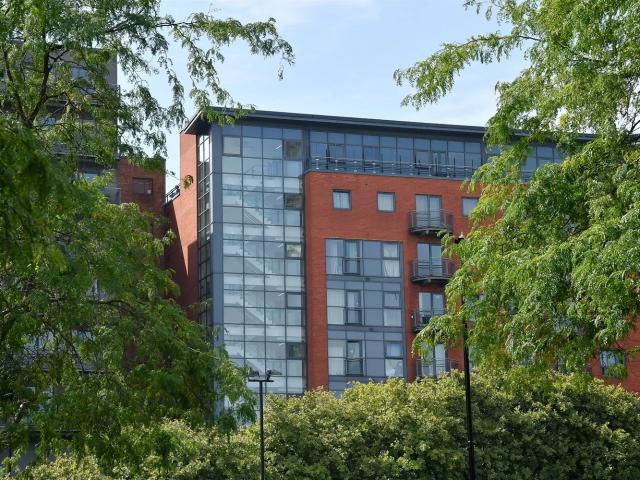 300, West One Space, City Centre, S1