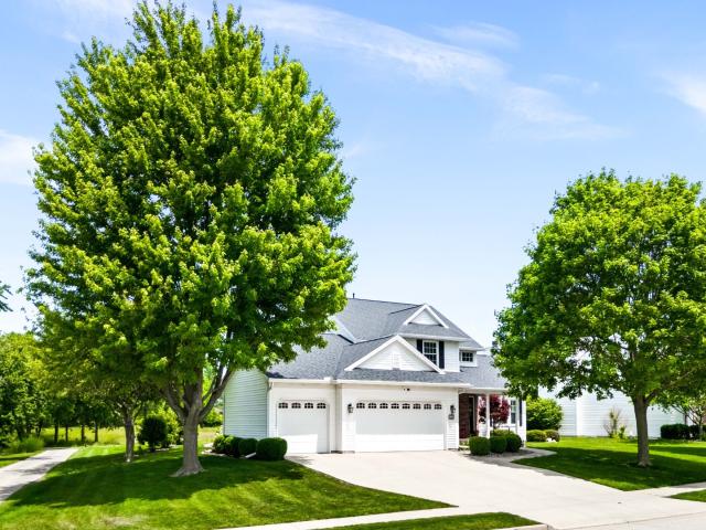 300 Whispering Pines Cc Lane