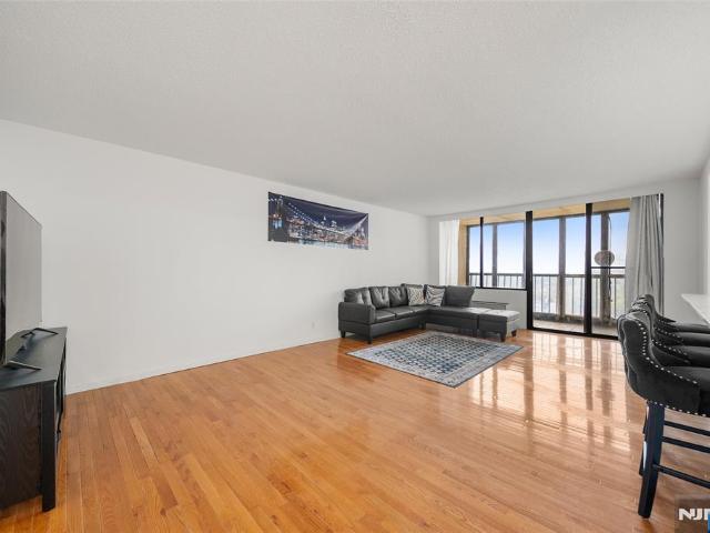300 Winston Dr, Unit 1723, Cliffside Park, NJ 07010 | MLS #26013 | Compass
