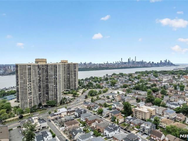 300 Winston Drive # C3111