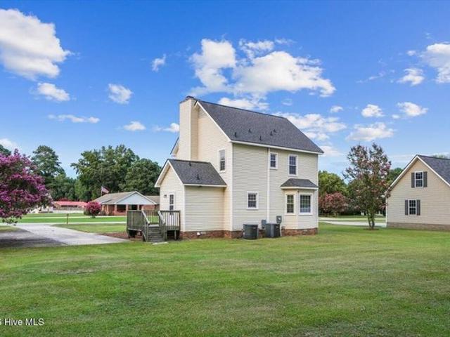 300 Trappers Wood Dr, Goldsboro, NC 27530
