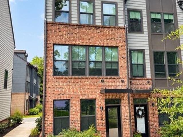 300 Twinflower Ln, Charlotte, NC 28205