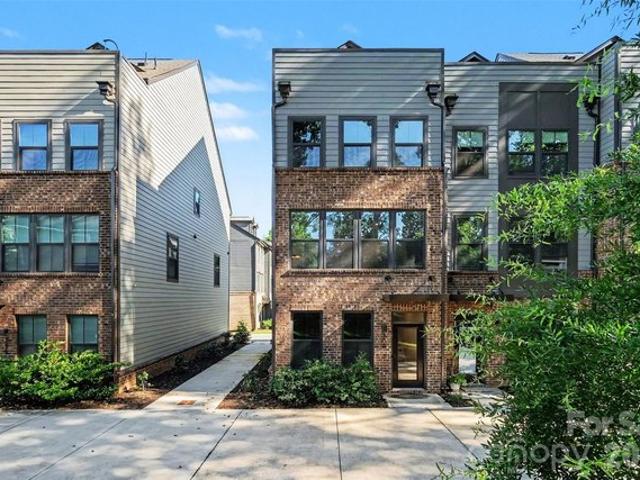 300 Twinflower Ln, Charlotte, NC 28205