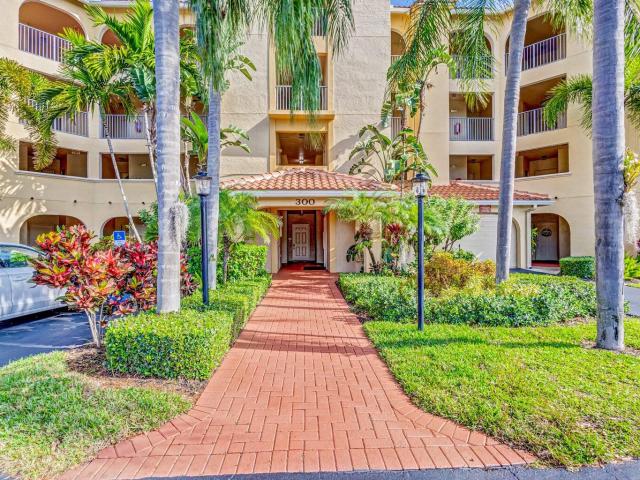 300 Uno Lago Dr, Unit 305, Juno Beach, FL 33408 | MLS #R11163 | Compass