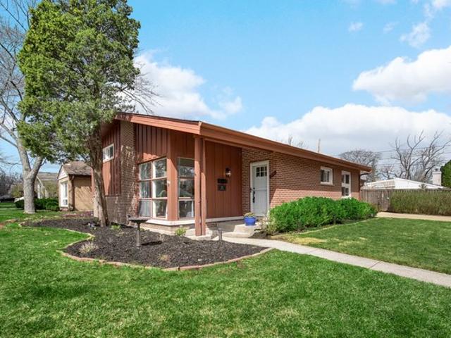 300 Voltz Rd, Northbrook, IL 60062