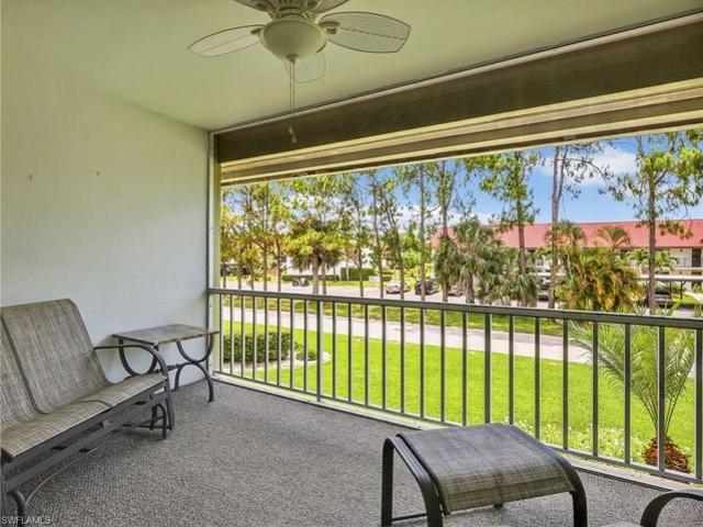 300 Valley Stream Dr Unit 8A, Naples, FL 34113