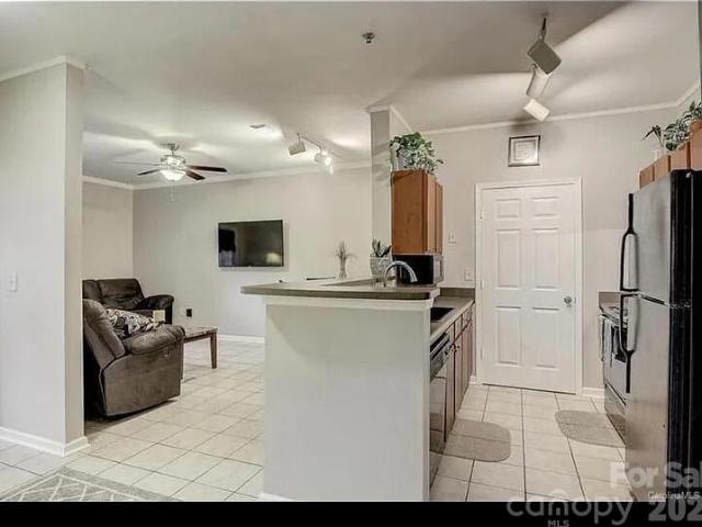 300 Vista Lake Drive # 3