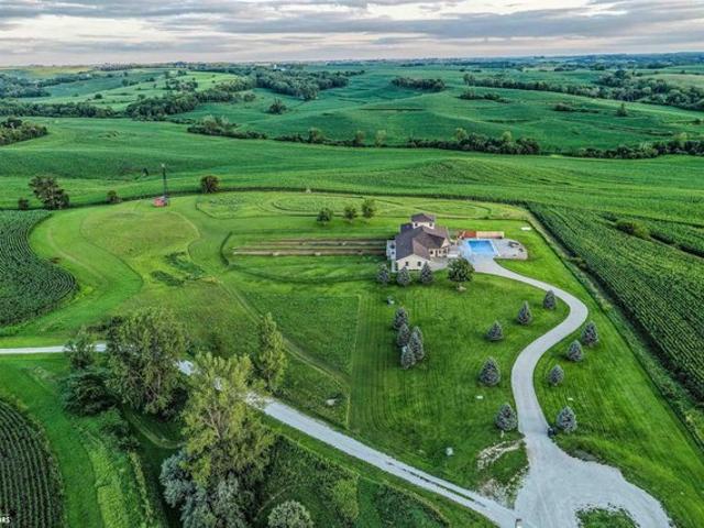 3014 Field Crest Dr, Missouri Valley, IA 51555