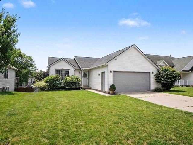 3014 Stonewood St NW, Grand Rapids, MI 49504