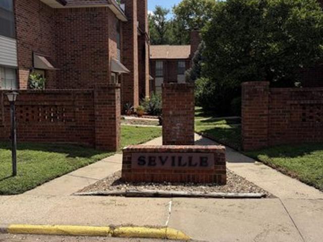 3014 SW Lydia Ave, Topeka, KS 66614