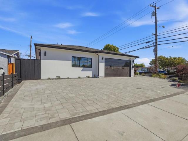 3015 Machado Avenue