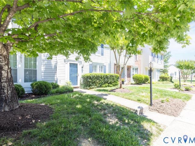 3015 Montfort Loop