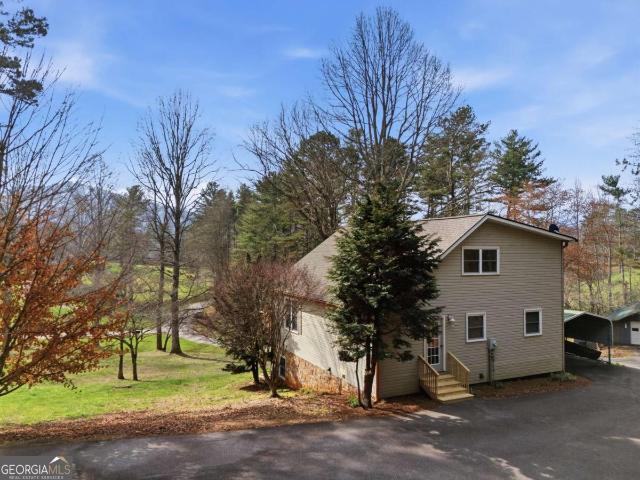 3015 Bear Lane