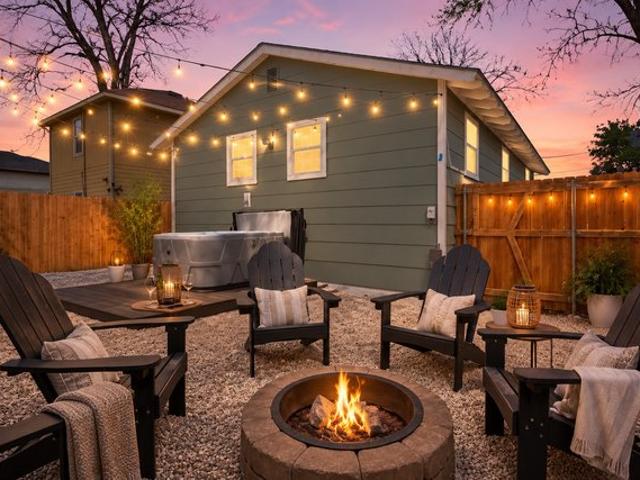 3015 Chihuahua Ave, Dallas, TX 75212