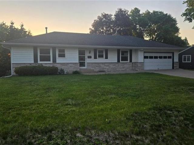 3015 Quail Ave N, Golden Valley, MN 55422