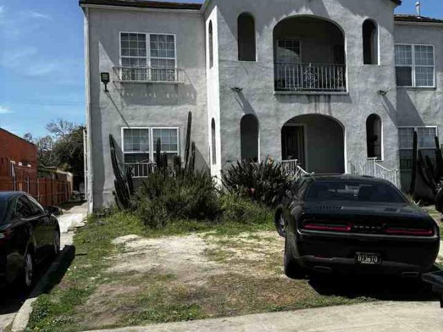 3015 S Norton Ave, Unit 3015 1/4 3 Bedroom Condo for Rent at 3015 S Norton Ave #3015 1 4, Los Angeles, CA 90018 UNNC