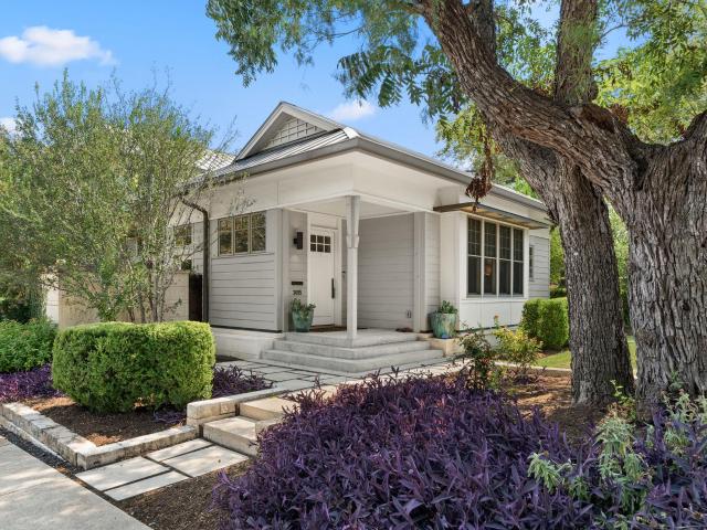 3015 Washington Sq