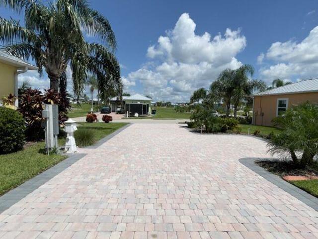 3015 Wood Duck Dr, Polk City, FL 33868 | MLS #L4953