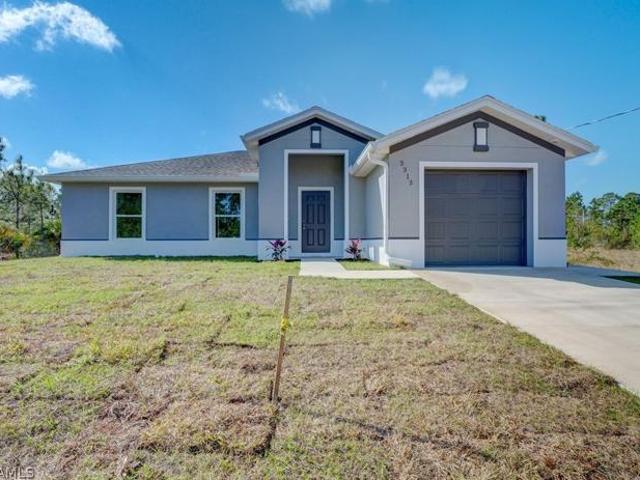3015 40th St W, Lehigh Acres, FL 33971