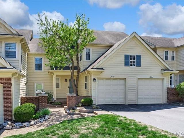 3016 Autumn Shores Dr, Maryland Heights, MO 63043