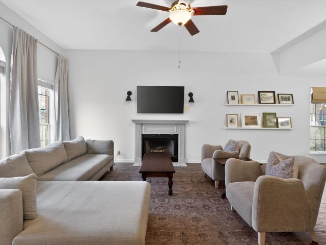 3016 Brantley Dr