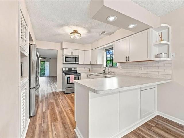 3016 Cape Henry Ct, Virginia Beach, VA 23451