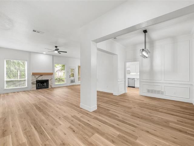 3016 Deer Trail