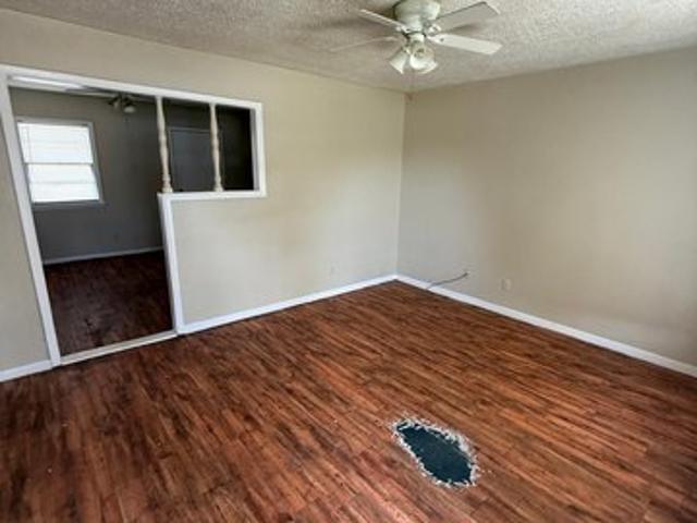 3016 E 3rd Pl, Lubbock, TX 79403