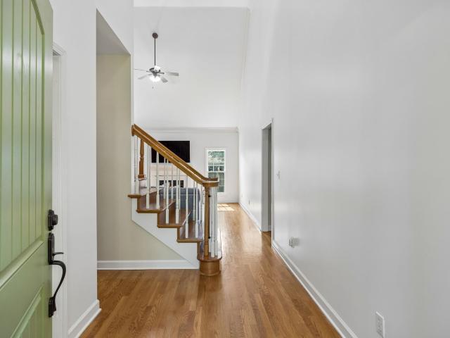 3016 Harrah Dr