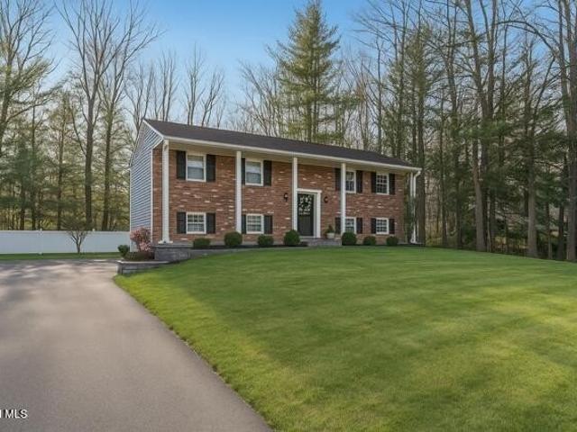 3016 Williamsburg Dr, Schenectady, NY 12303