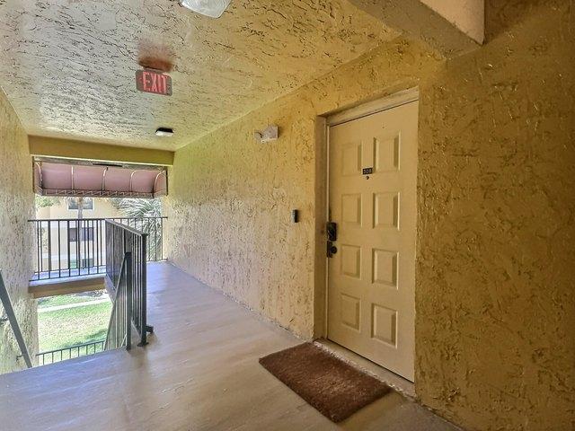 3017 N Oakland Forest Dr Apt 308, Oakland Park, FL 33309