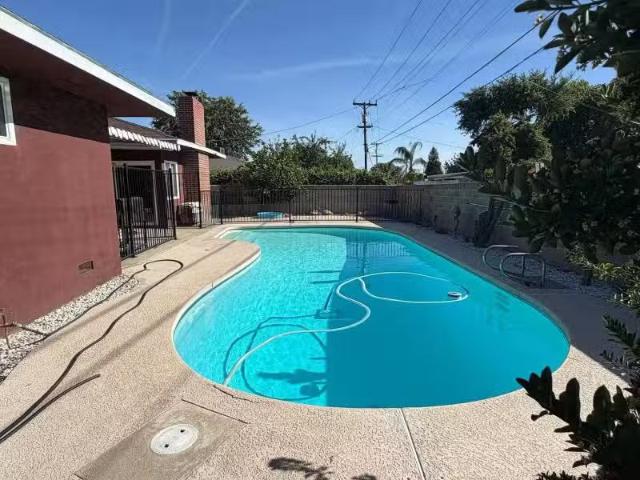 3017 Barnett St, Bakersfield, CA 93308