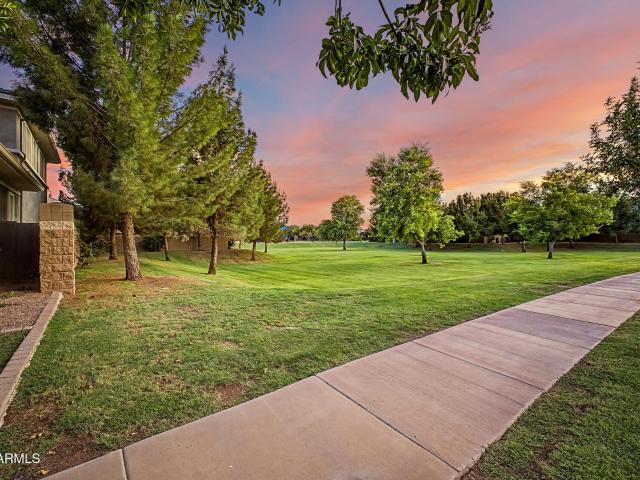 3017 e bloomfield parkway