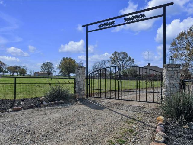 3017 Sylvan Valley Dr, Weatherford, TX 76087 | MLS #21252 | Compass
