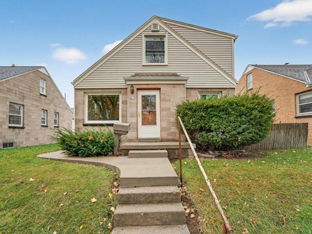 3017 S 49th St, Milwaukee, WI 53219
