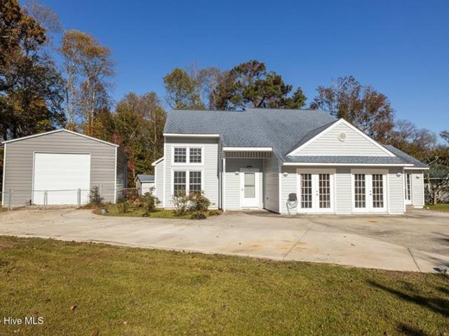 3018 Mandy Ln, Morehead City, NC 28557
