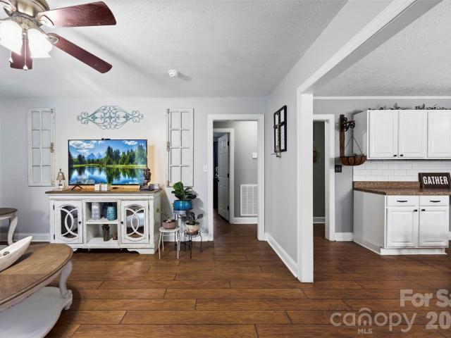 3018 Harold Court