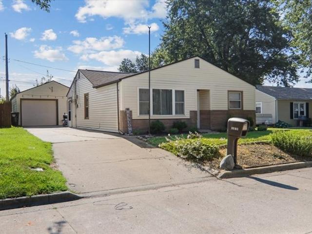 3018 Joseph St, Bloomington, IL 61704