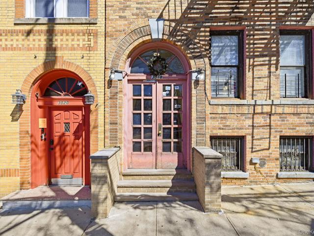 3018 Paulding Avenue