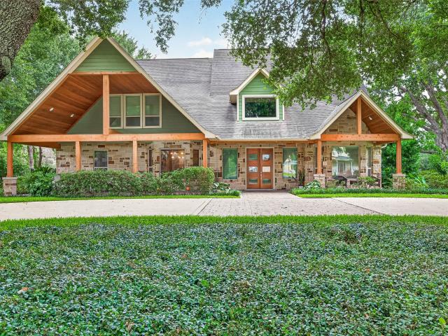 3018 S Saddlebrook Lane