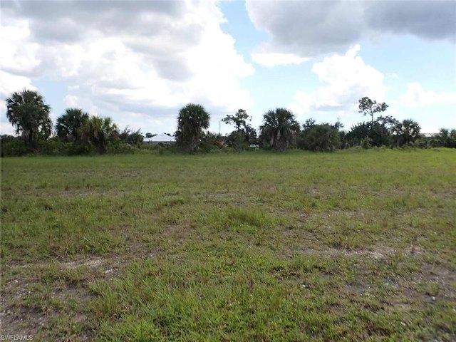 3018 Van Buren Pkwy Lot 15, Cape Coral, FL 33993