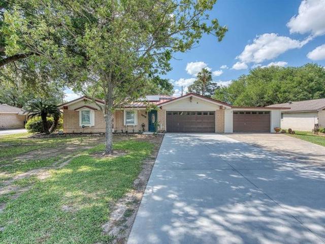 3018 Vernon St, Nederland, TX 77627
