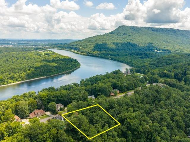 3018 Waterfront Ct, Chattanooga, TN 37419