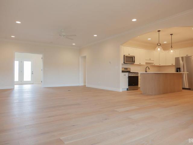 3018 White Oak Trail