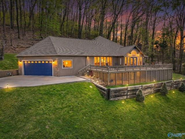 3018 Woodvue Rd S, Guntersville, AL 35976