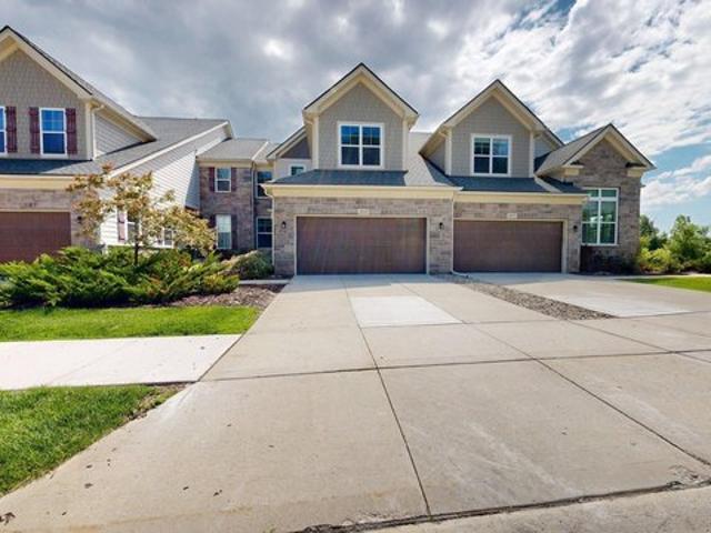 3019 N Spurway Dr, Ann Arbor, MI 48105