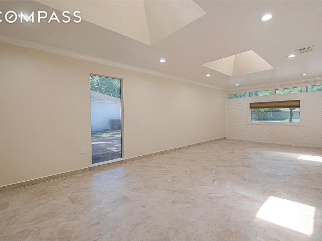 3019 Stoney Brook Dr, Houston, TX