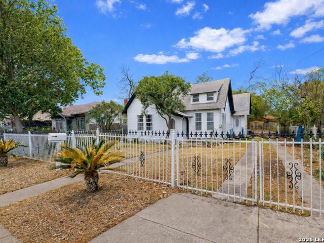 3019 W Houston